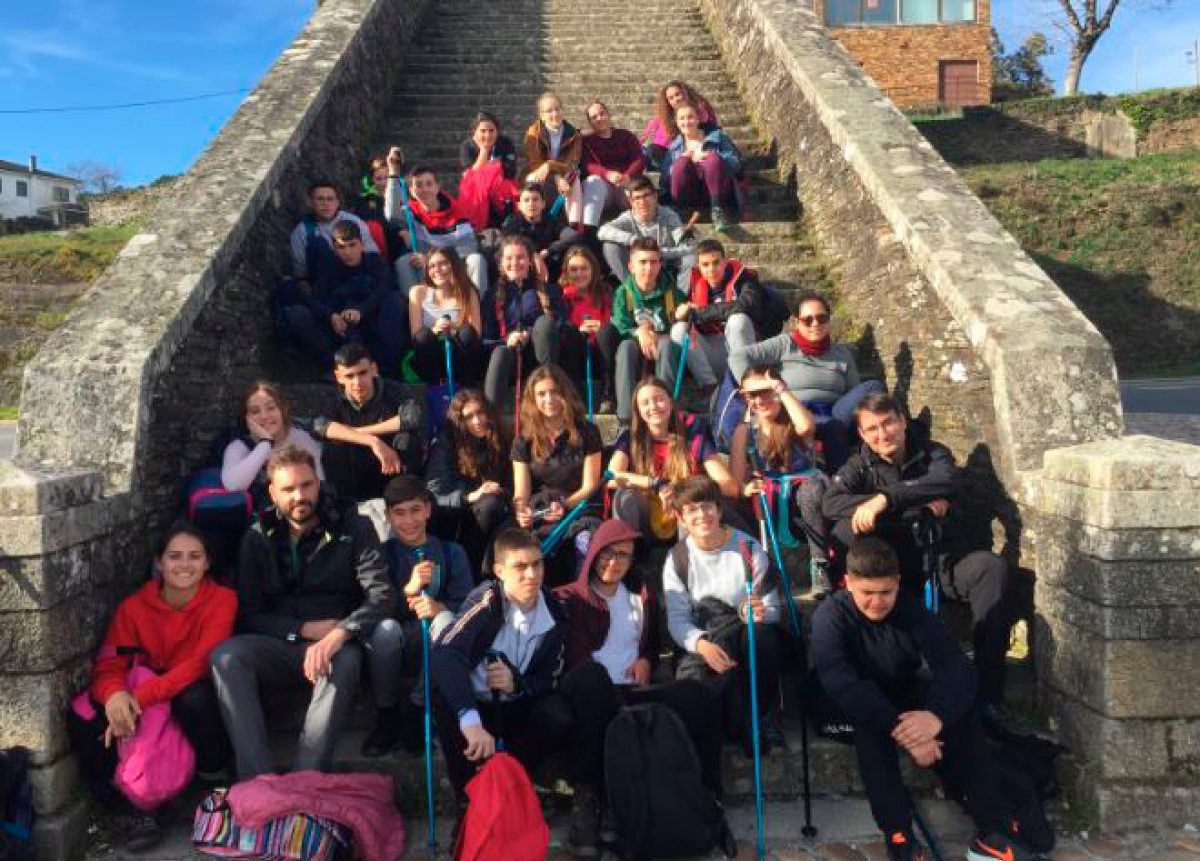 El Leonor de Guzmán peregrina a Santiago | La Voz de Alcalá