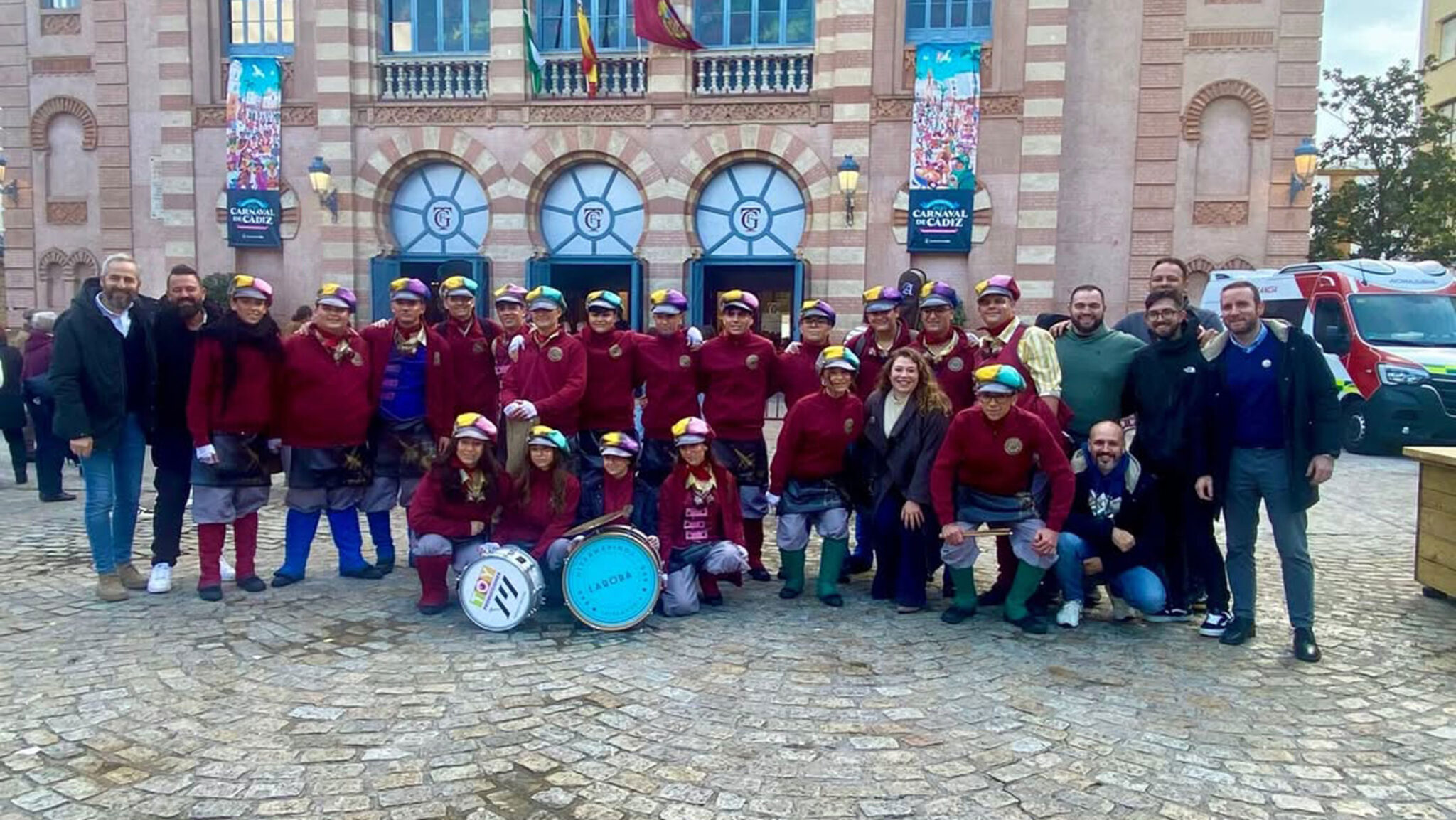 La comparsa juvenil de Alcalá «¡A toda máquina!» logra el tercer premio ...